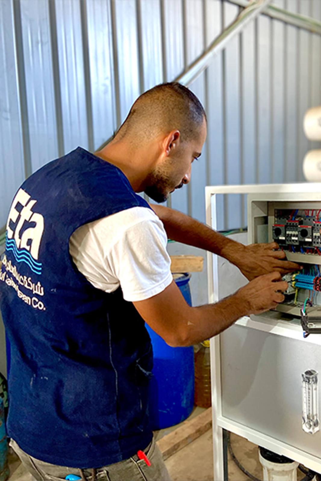 Relief Aid & ETA Deploy Mobile Desalination Plants in Khan Younis ...